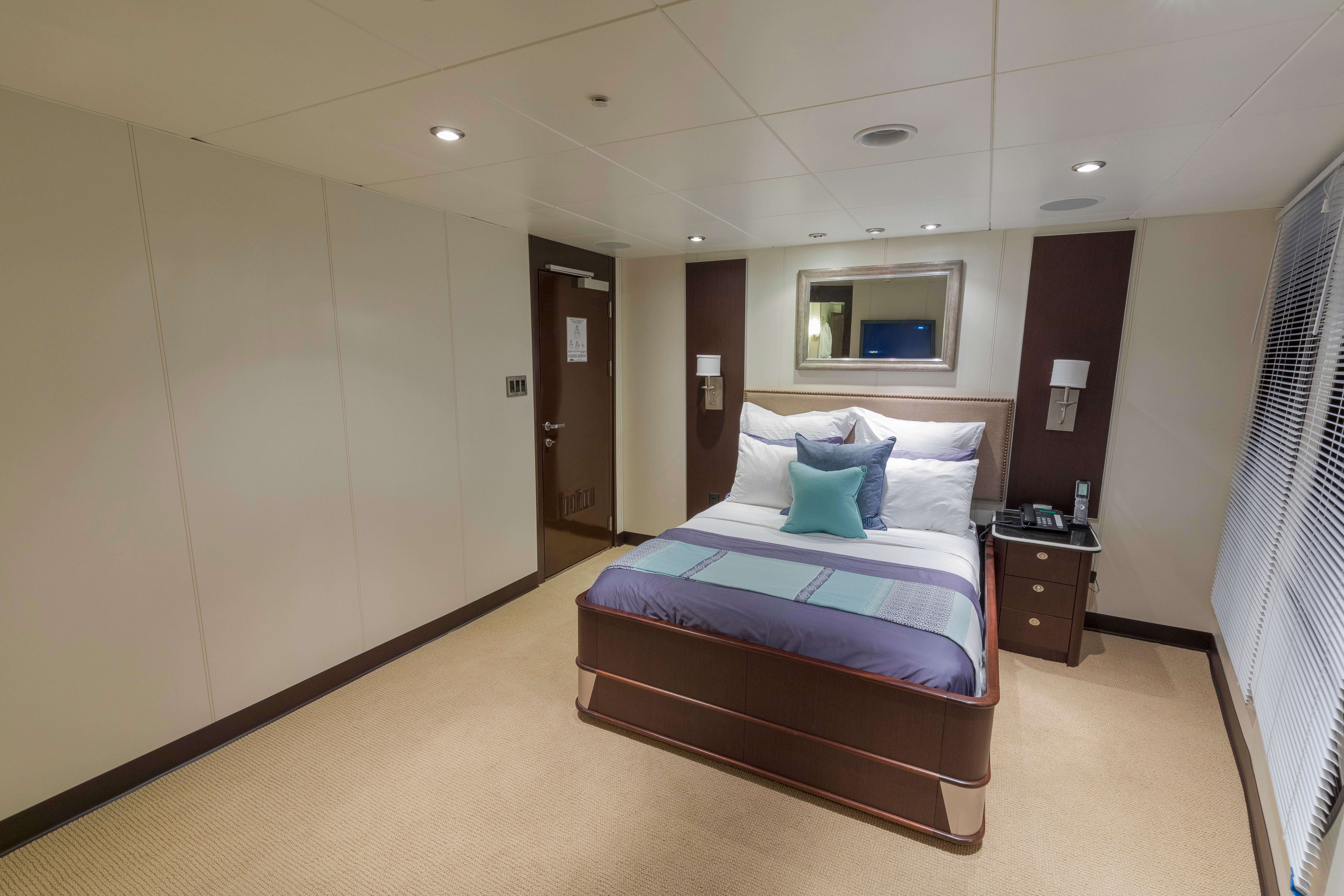 Yacht GLOBAL, Shadow Marine | CHARTERWORLD Luxury Superyacht Charters